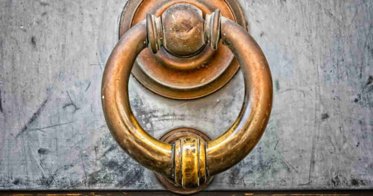 Spiritual Meaning Of Hearing Knocking Or Tapping